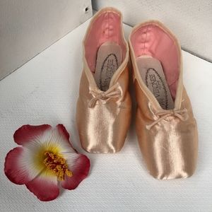 CHACOTT VERONESE | Shoes | Chacott Veronese Pointe Shoes Royal Pink C ...